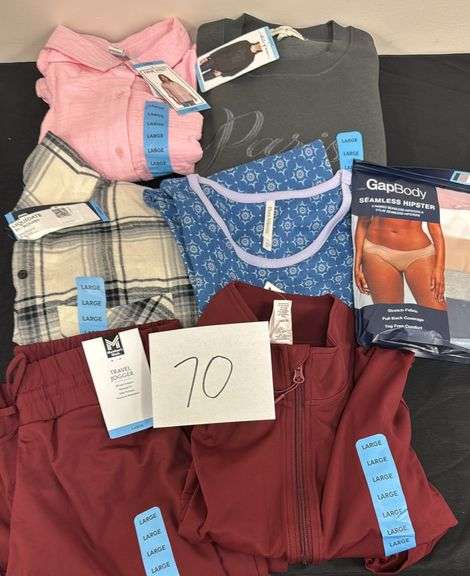 7PC WOMENS CLOTHING LOT SIZE LARGE - Earl's Auction Company