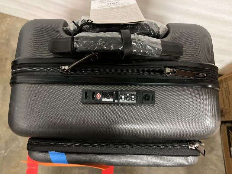 HARDSHELL CARRY ON LUGGAGE - GREY - Earl's Auction Company