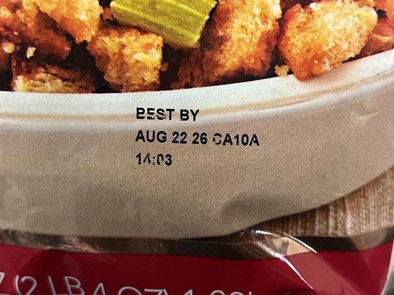 (11) BAGS OF TRADITIONAL STUFFING MIX - Earl's Auction Company