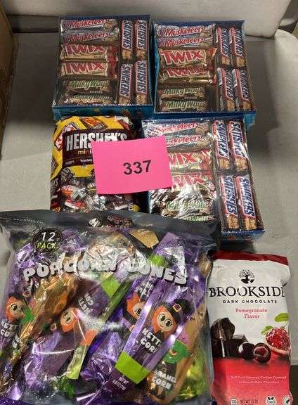 MISC LOT OF FOOD/ CANDY ITEMS - SEE PHOTOS - Earl's Auction Company