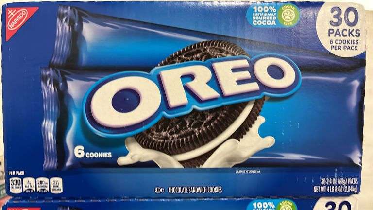 (4) BOXES OF OREOS - Earl's Auction Company