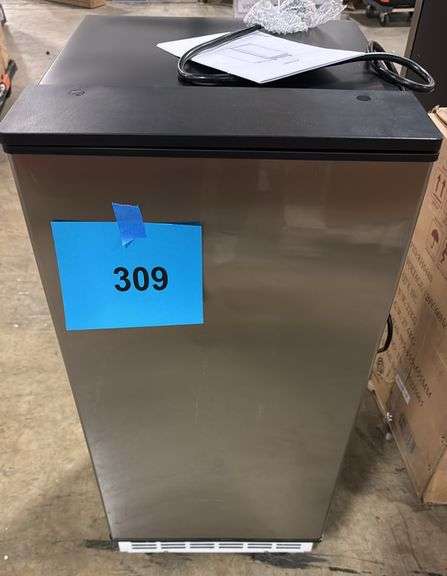 AUTOMATIC ICE MAKER - Earl's Auction Company