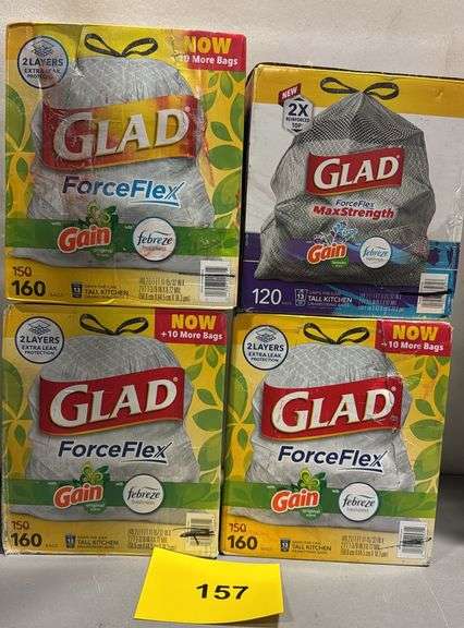 (4) BOXES OF GLAD TRASH BAGS - Earl's Auction Company