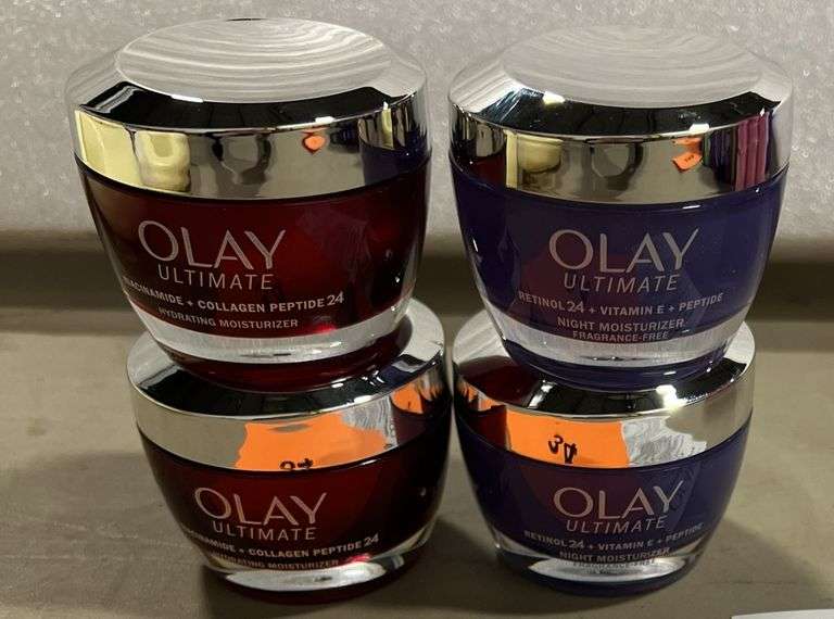 (4) JARS OF OLAY MOISTURIZER - Earl's Auction Company