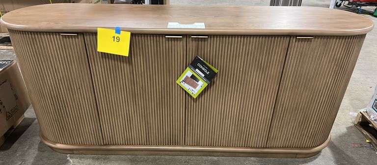 CALLEN WOOD TV CONSOLE - BROWN - Earl's Auction Company