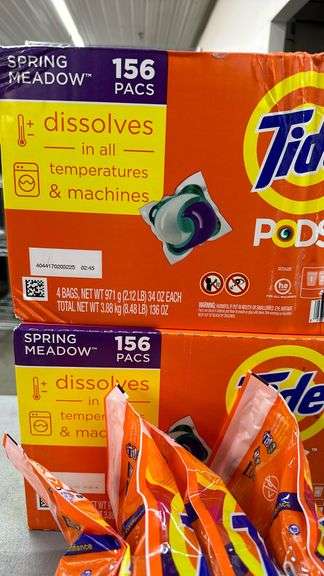 (2) BOXES + (4) PACKS OF TIDE PODS - Earl's Auction Company