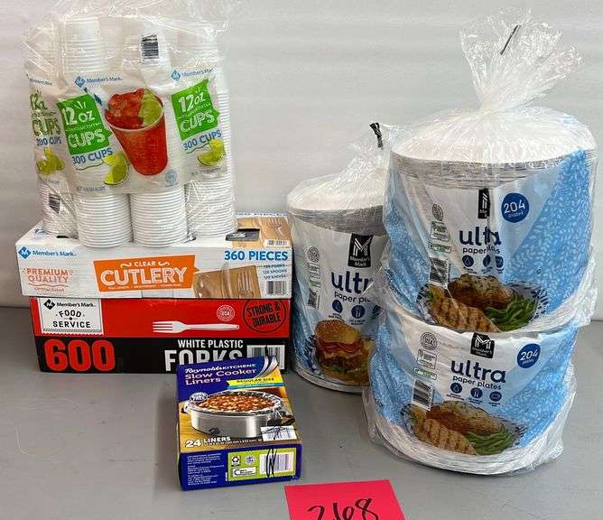 MISC LOT OF DISPOSABLE SERVEWARE - SEE PHOTOS - Earl's Auction Company