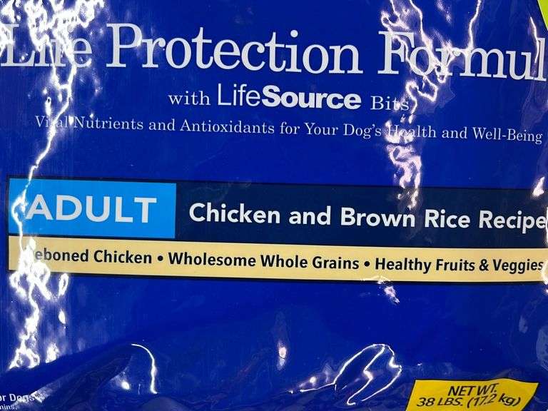 38LB BAG OF BLUE BUFFALO DOG FOOD - Earl's Auction Company