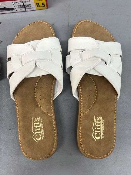 (4) PAIRS OF WOMENS SHOES - ASSORTED SIZES - Earl's Auction Company