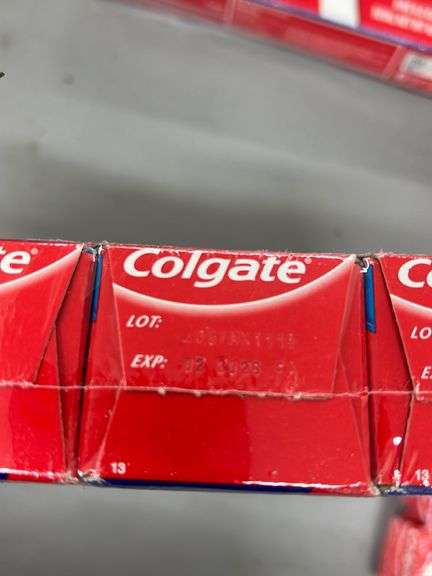 (4) PACKS OF COLGATE TOOTHPASTE - Earl's Auction Company