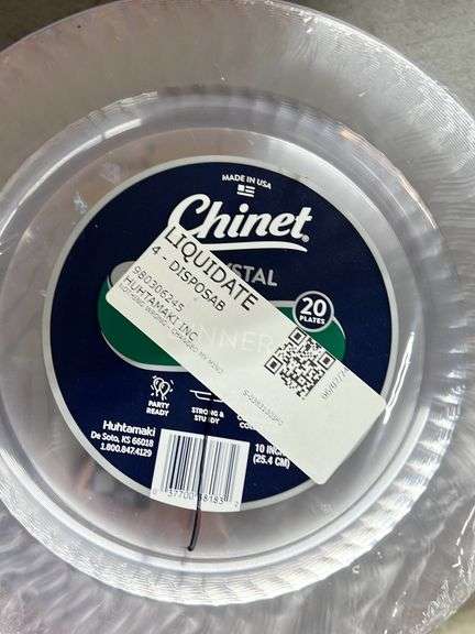 (4) BOXES OF CHINET CRYSTAL PLASTIC PLATES - Earl's Auction Company