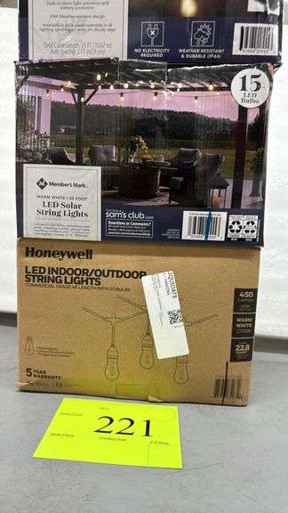 (4) BOXES OF STRING LIGHTS - Earl's Auction Company