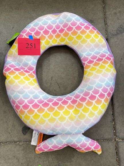 MESH ANIMAL POOL FLOAT - FISH - Earl's Auction Company