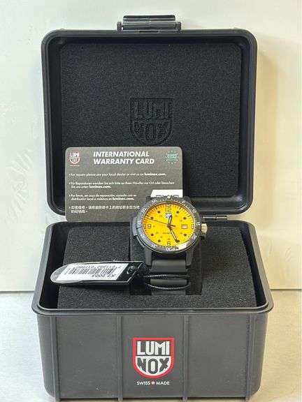 LUMINOX MENS WATCH IN BOX - Earl's Auction Company