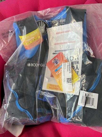 3PC POOL LOT - LIFE JACKET, MESH FLOAT & OYSTER FLOAT - Earl's Auction ...