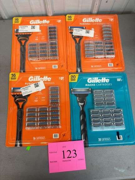 (4) PACKS OF GILLETTE RAZOR CATRIDGES - Earl's Auction Company