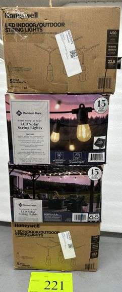 (4) BOXES OF STRING LIGHTS - Earl's Auction Company