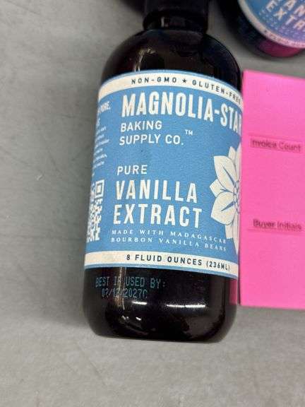 (5) BOTTLES OF MAGNOLIA STAR PURE VANILLA EXTRACT - Earl's Auction Company
