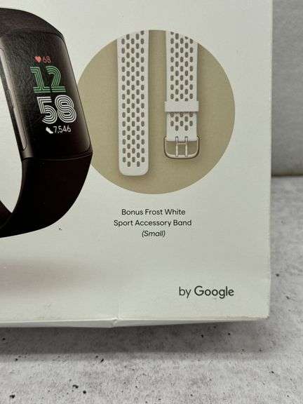 FITBIT CHARGE 6 IN BOX - Earl's Auction Company