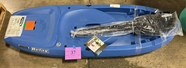 LIFETIME RELAY 55 YOUTH KAYAK W/ PADDLES - BLUE - Earl's Auction Company