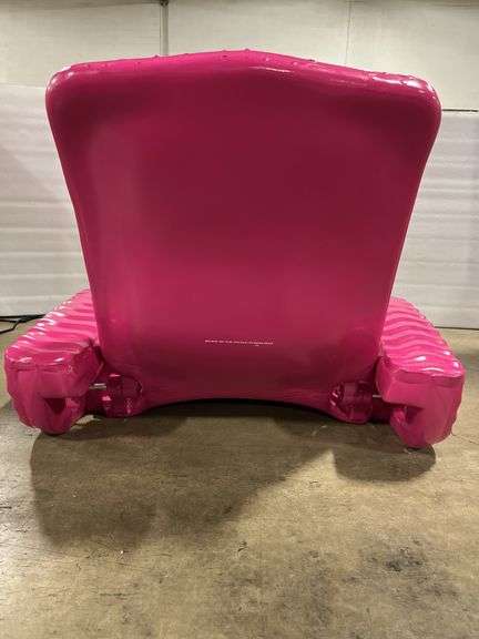 RECLINING POOL CHAIR FLOAT - PINK - Earl's Auction Company