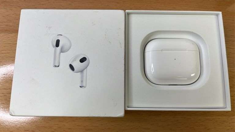 APPLE AIRPODS GEN 3 IN BOX - Earl's Auction Company