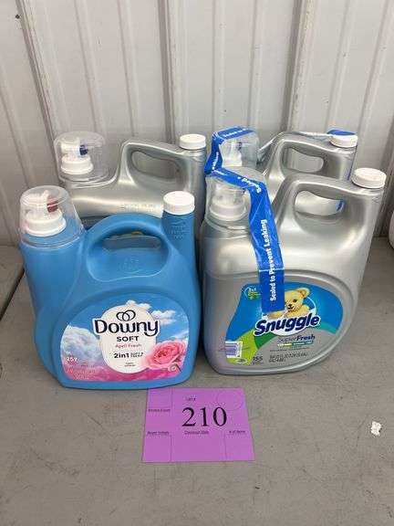 (4) JUGS OF FABRIC SOFTENER - DOWNY & SNUGGLE - Earl's Auction Company