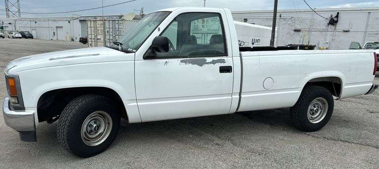 1994 CHEVROLET CK1500 W/ 73,642 MILES - Earl's Auction Company