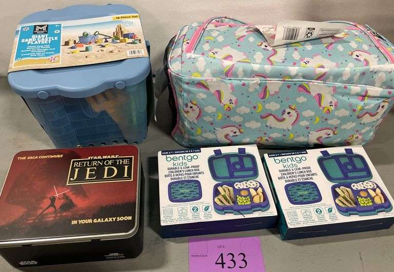 5PC KIDS LOT - SEE PHOTOS - Earl's Auction Company