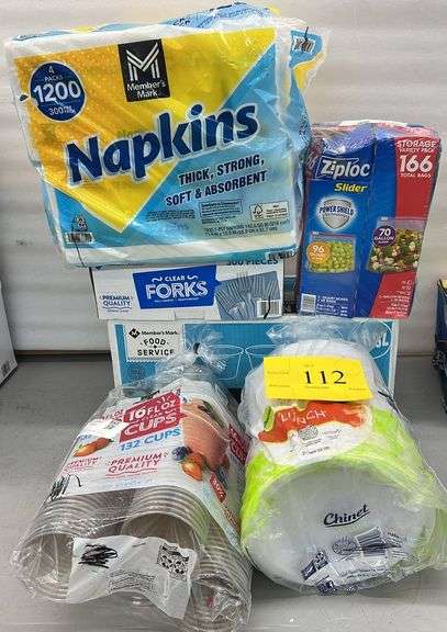 MISC LOT OF DISPOSABLE SERVEWARE - SEE PHOTOS - Earl's Auction Company
