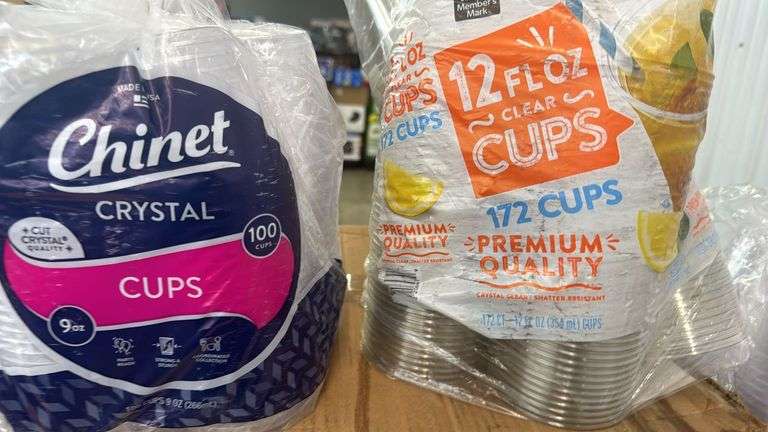 MISC LOT OF DISPOSABLE CUPS - SEE PHOTOS - Earl's Auction Company