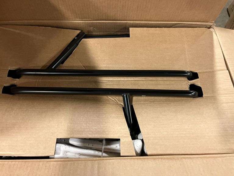 ANIMATED MUSICAL SKELETON DUET IN BOX - Earl's Auction Company