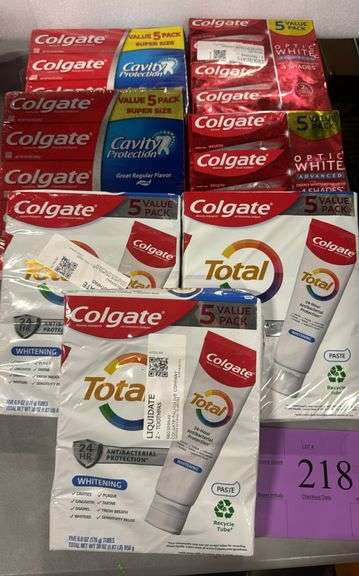 (7) PACKS OF COLGATE TOOTHPASTE - Earl's Auction Company