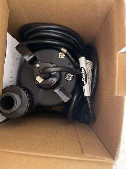 (2) SUBMERSIBLE THERMOPLASTIC UTILITY PUMPS IN BOXES - Earl's Auction ...