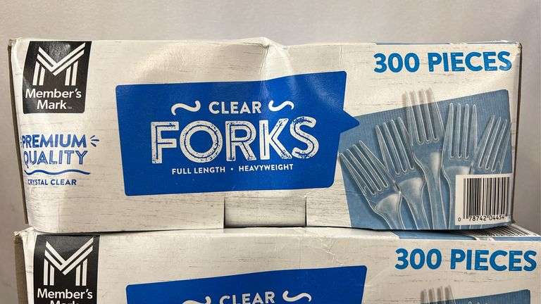 (4) BOXES OF CLEAR PLASTIC FORKS - Earl's Auction Company