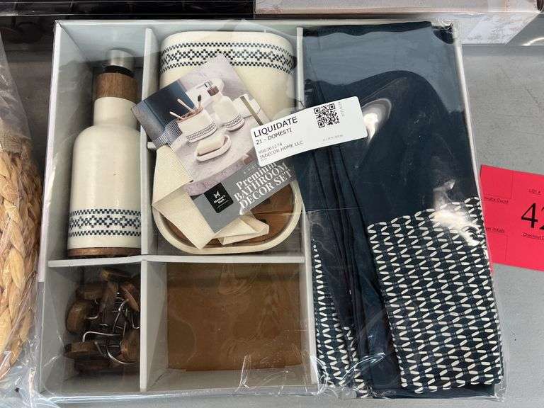 5PC HOME DECOR LOT - SEE PHOTOS - Earl's Auction Company
