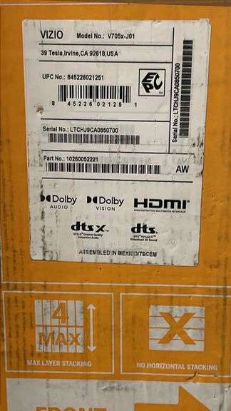 VIZIO 70" V SERIES 4K SMART TV IN BOX - Earl's Auction Company