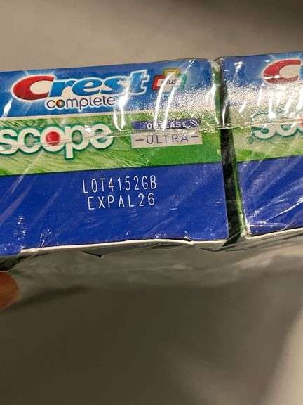 (5) PACKS OF CREST COMPLETE TOOTHPASTE - Earl's Auction Company