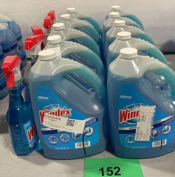 (10) JUGS OF WINDEX & (5) SPRAY BOTTLES - Earl's Auction Company