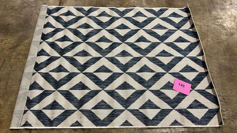 JILL ZARIN NAPA 4FTx6FT OUTDOOR AREA RUG - BLUE - Earl's Auction Company
