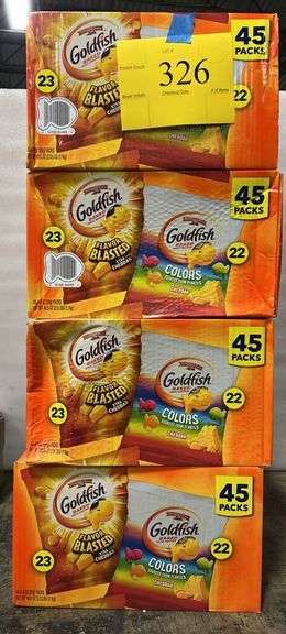 (4) BOXES OF GOLDFISH - Earl's Auction Company