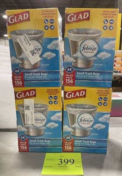 (4) BOXES OF GLAD TRASH BAGS - Earl's Auction Company