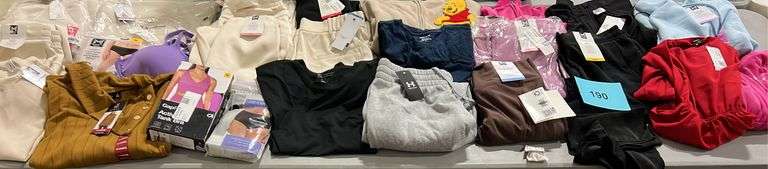 26PCS OF NEW WOMENS CLOTHING - ASSORTED SIZES - Earl's Auction Company