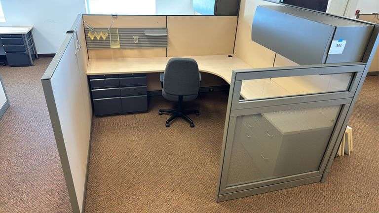 STEELCASE 2-PERSON SEPARATE WORKSTATION OFFICE CUBICLE - Earl's Auction ...