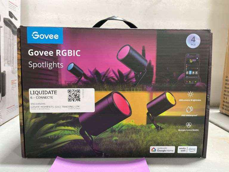 GOVEE 4PC RGBIC SPOTLIGHTS IN BOX - Earl's Auction Company
