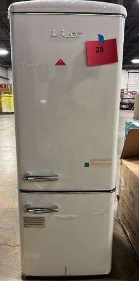 IIO 7.0CU FT RETRO REFRIGERATOR - WHITE - Earl's Auction Company