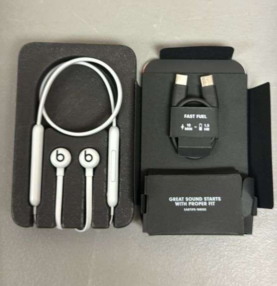 BEATS FLEX HEADPHONES IN BOX - Earl's Auction Company