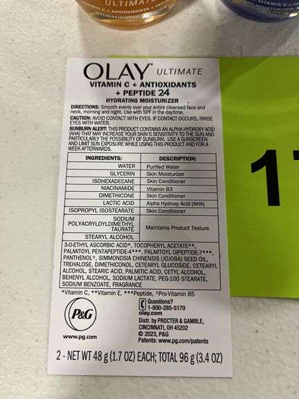 (4) JARS OF OLAY MOISTURIZER - Earl's Auction Company