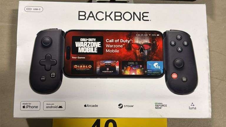 BACKBONE PHONE CONTROLLER W/ BOX - Earl's Auction Company