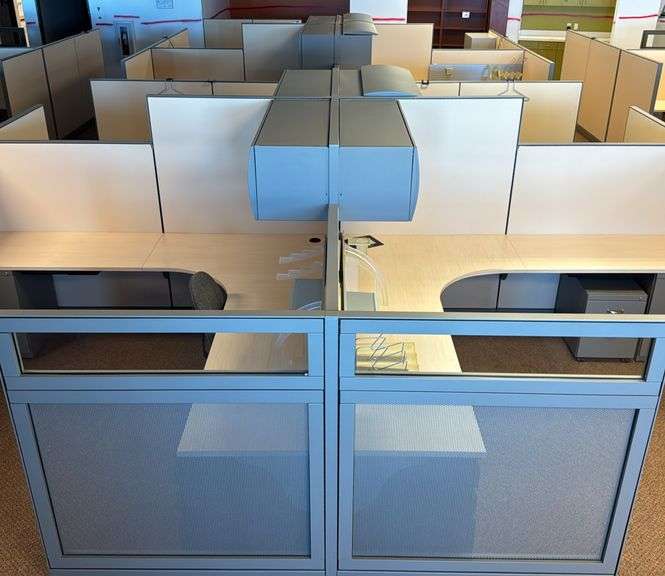 STEELCASE 8-PERSON SEPARATE WORKSTATION OFFICE CUBICLE - Earl's Auction ...